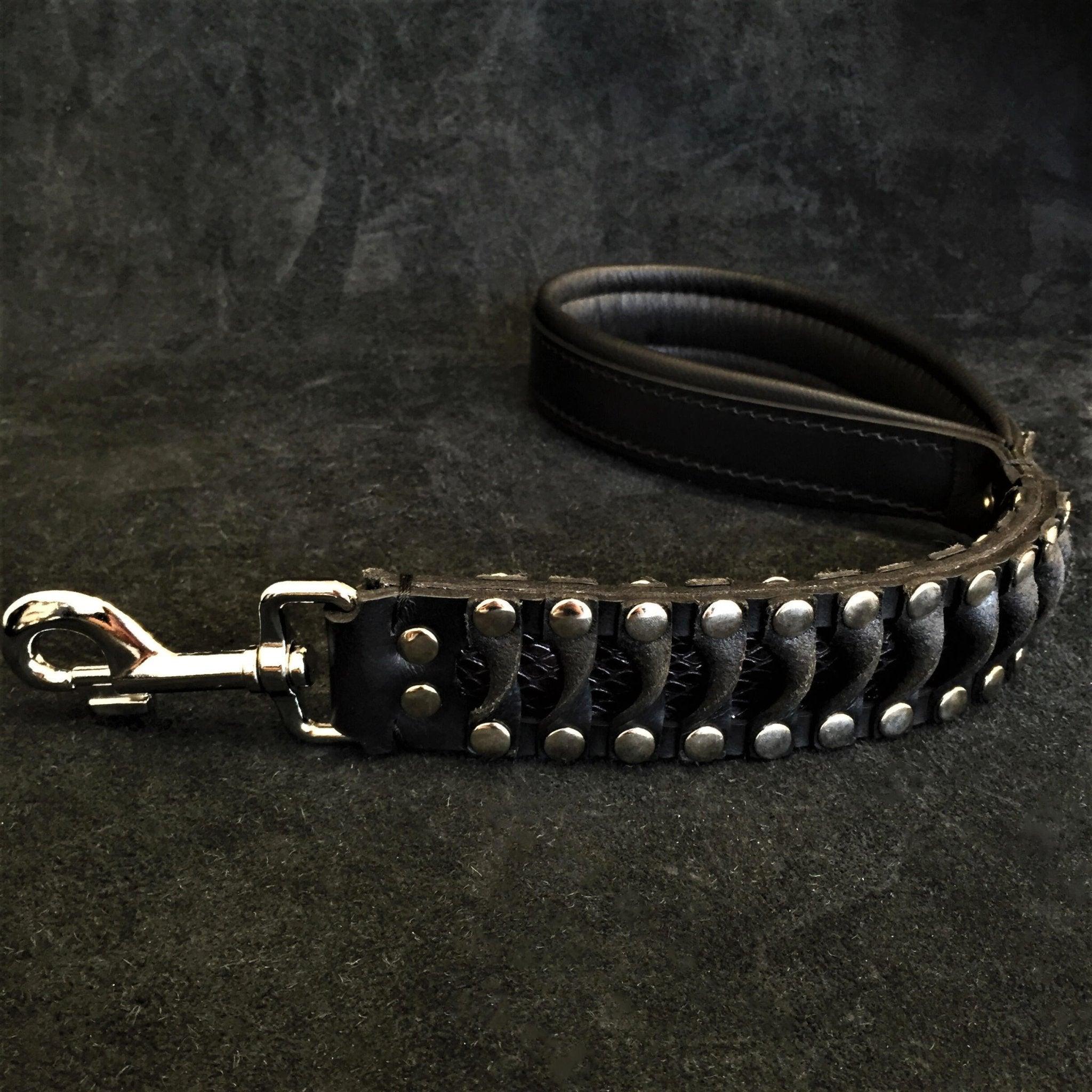 The Eros genuine leather dog leash – Bestia Collars